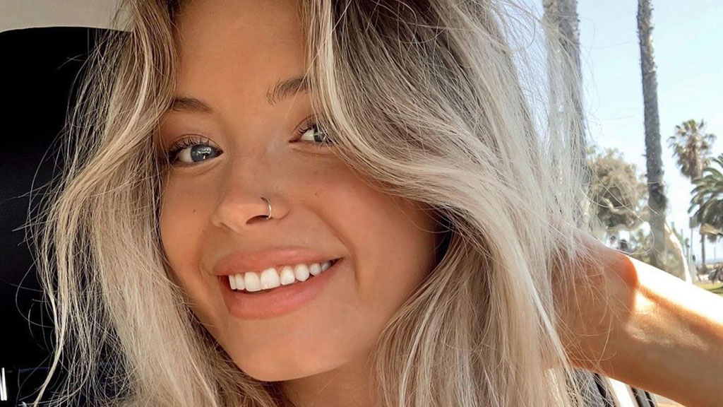 Rajcovná blond študentka s najkrajšími očami? Pri nej na inú ani ...